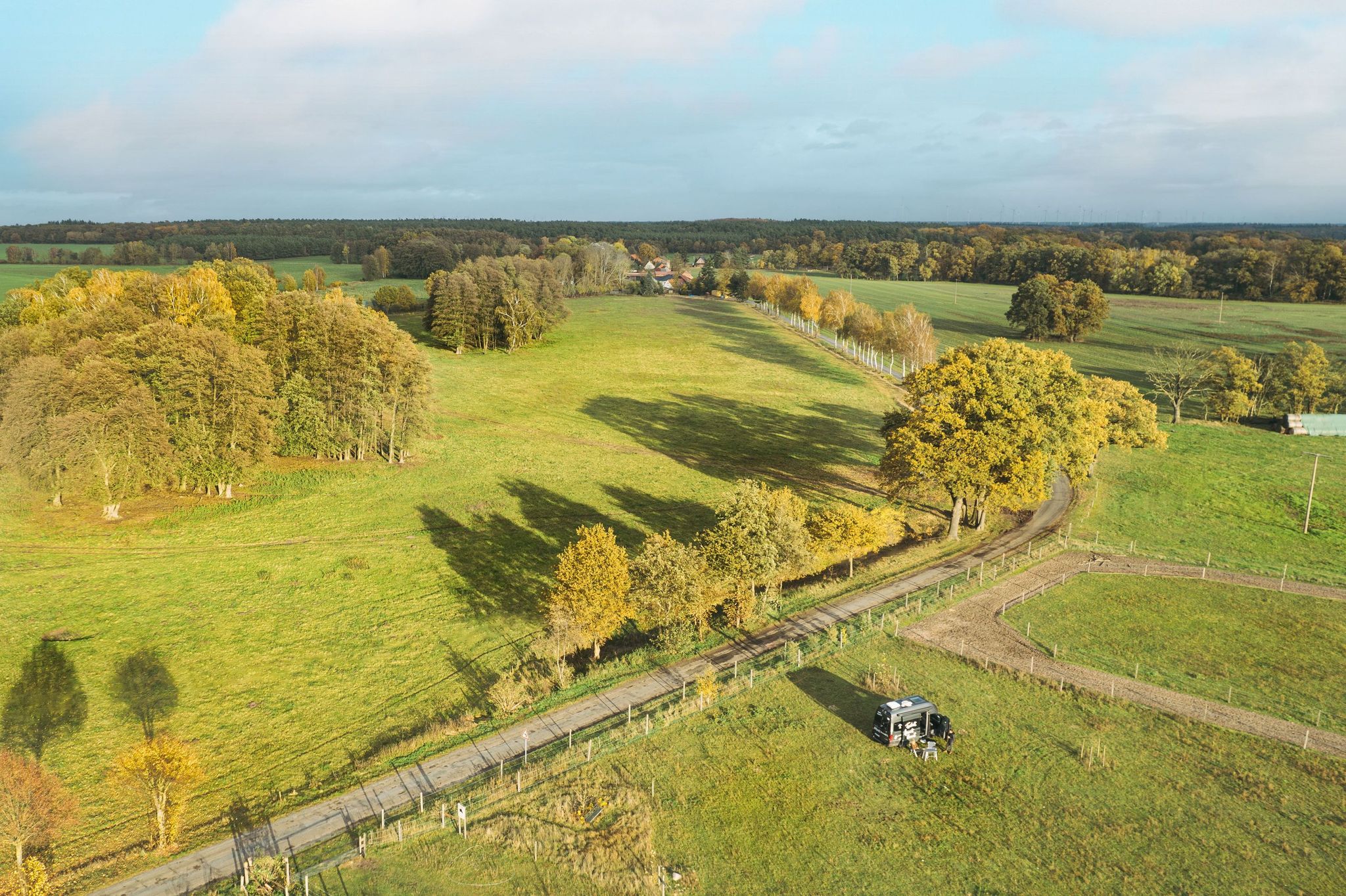 Naturnahe Camping Stellplätze und Unterkünfte | hinterland.camp