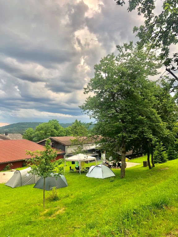Naturnahe Camping und Womo Stellplätze, Tiny Houses & Co. | hinterland.camp